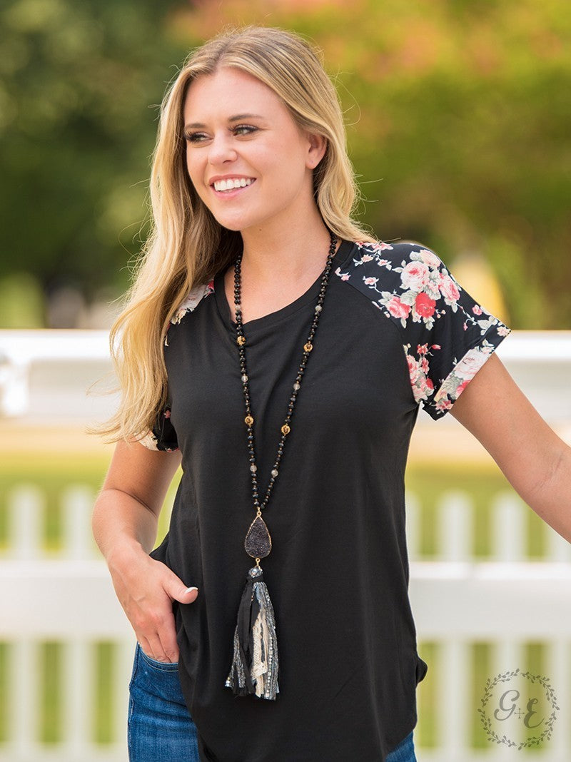Tea In The Rose Garden Top w Floral Sleeves – TøjBoutique